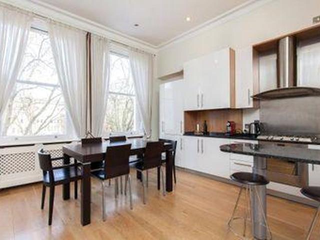 2 Bedrooms Flat for rent in Courtfield Gardens, South Kensington, London SW5