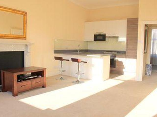 2 Bedrooms Flat for rent in Courtfield Road, London SW7