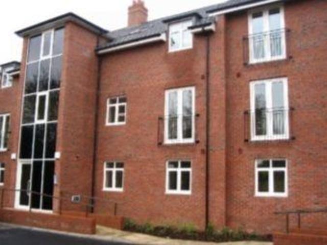 2 Bedrooms Flat for rent in Coventry Road, Warwick CV34