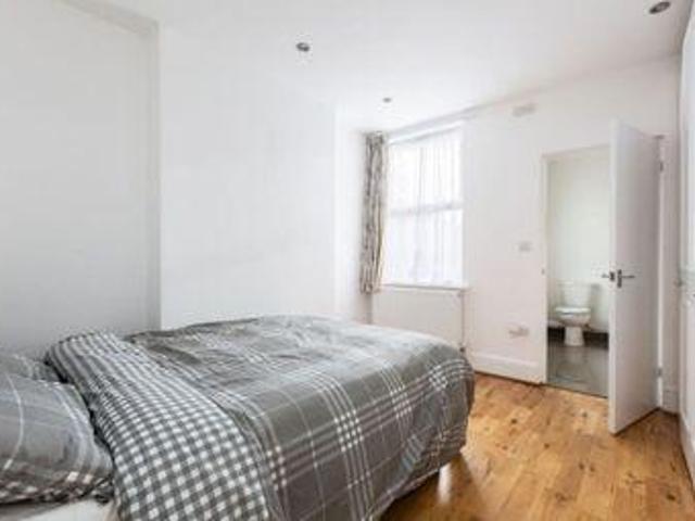 2 Bedrooms Flat for rent in Coventry Road, Ilford, Essex IG1