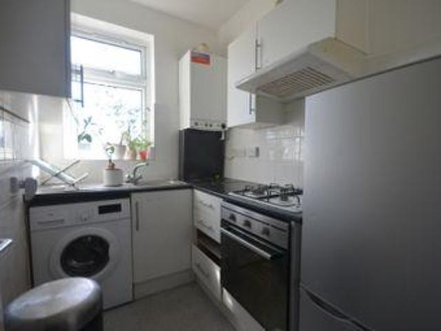 2 Bedrooms Flat for rent in Coventry Road, Ilford IG1