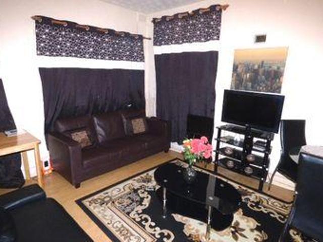 2 Bedrooms Flat for rent in Coventry Road, Ilford IG1