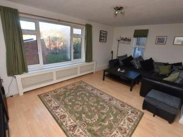 2 Bedrooms Flat for rent in Cowen Avenue, Harrow HA2