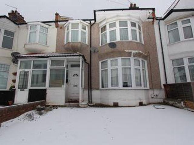 2 Bedrooms Flat for rent in Cowley Road, Ilford IG1