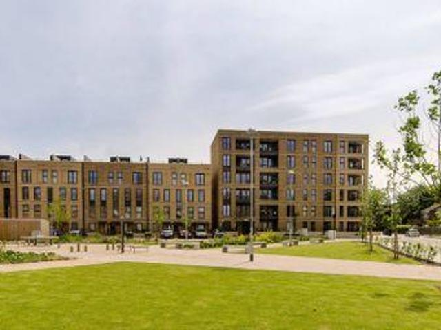 2 Bedrooms Flat for rent in Cowley Road, Oval SW9