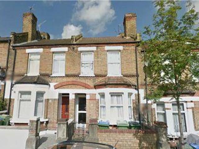 2 Bedrooms Flat for rent in Coxwell Road, Plumstead, London SE18