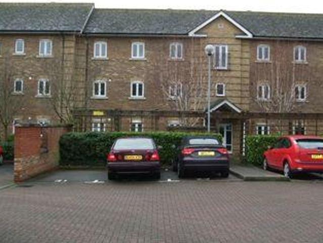 2 Bedrooms Flat for rent in Coates Quay, Chelmsford CM2