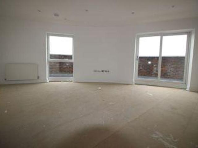 2 Bedrooms Flat for rent in Coldharbour Lane, Hayes UB3