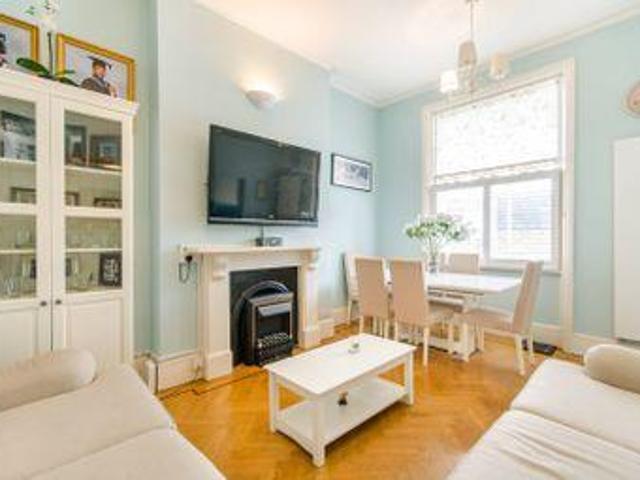 2 Bedrooms Flat for rent in Coleherne Road, Earls Court SW10