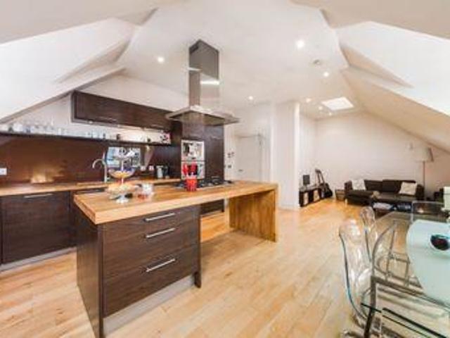 2 Bedrooms Flat for rent in Coleherne Road, Earls Court SW10