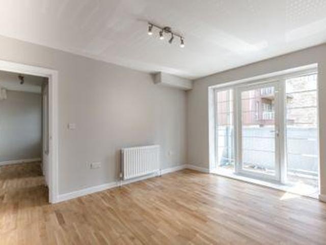 2 Bedrooms Flat for rent in Coles, Green Road, London NW2
