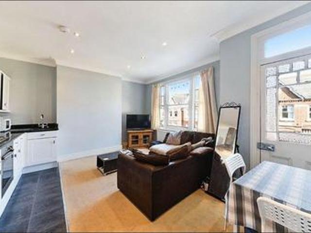 2 Bedrooms Flat for rent in College Yard, Winchester Avenue, London NW6