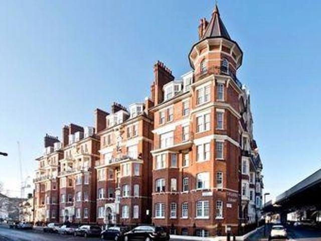 2 Bedrooms Flat for rent in College Court, Queen Caroline Street, Hammersmith, London W6