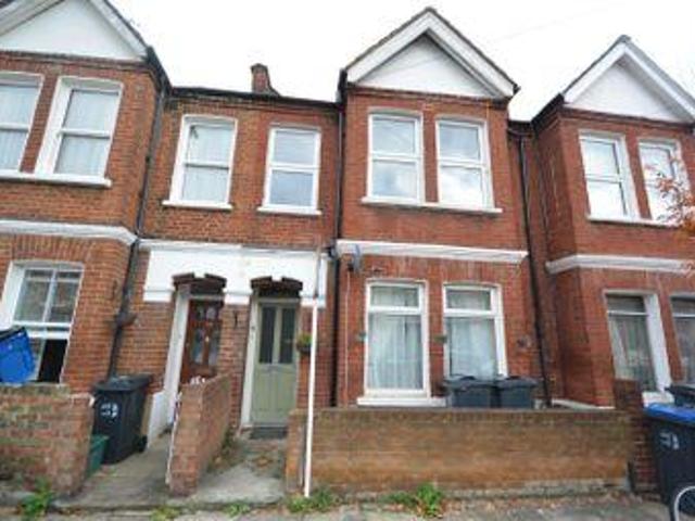 2 Bedrooms Flat for rent in College Road, Colliers Wood, London SW19