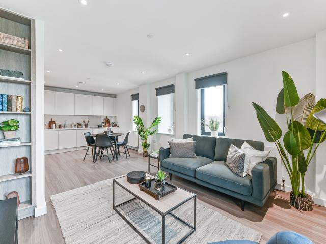 2 Bedrooms Flat for Rent in College Road | Foxtons