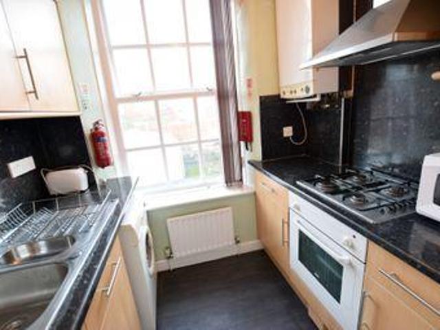 2 Bedrooms Flat for rent in Collegiate Crescent, Sheffield, South Yorkshire S10