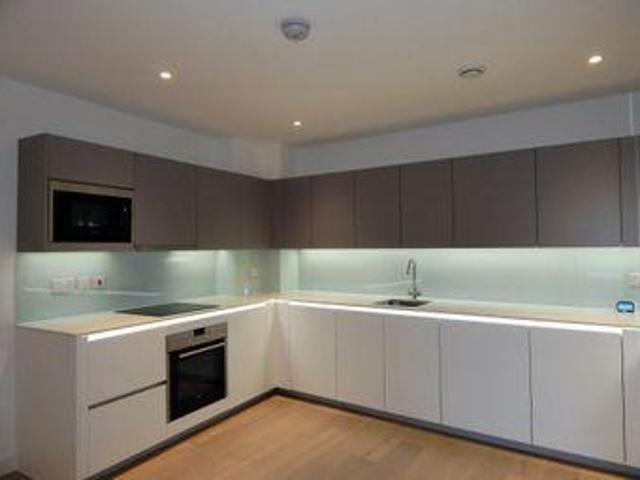 2 Bedrooms Flat for rent in Collins House, Cricklewood NW2