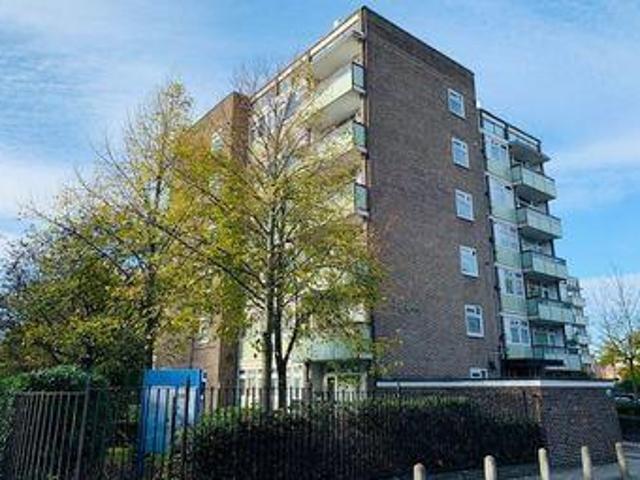 2 Bedrooms Flat for rent in Colson Way, London SW16