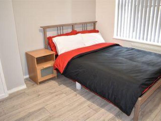 2 Bedrooms Flat for rent in Colville House, Waterloo Gardens, London E2