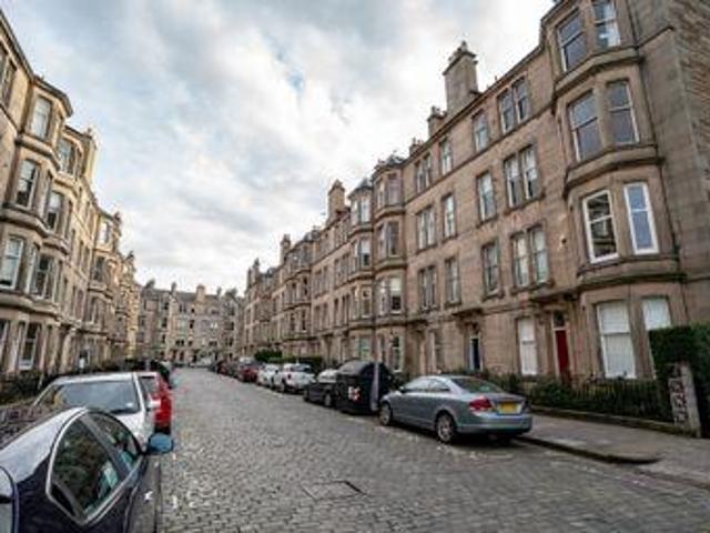 2 Bedrooms Flat for rent in Comely Bank Place, Comely Bank, Edinburgh EH4