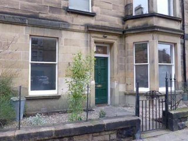 2 Bedrooms Flat for rent in Comiston Terrace, Edinburgh EH10