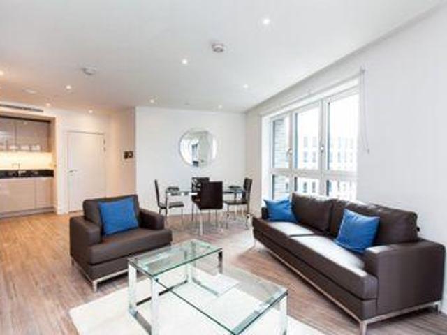2 Bedrooms Flat for rent in Commercial Road, London E1