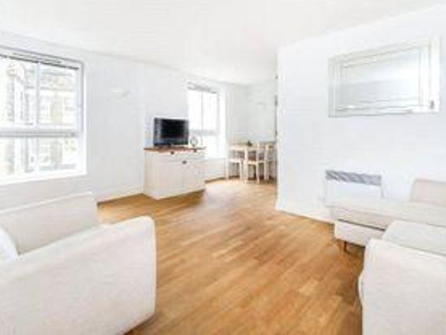 2 Bedrooms Flat for rent in Commercial Road, London E1