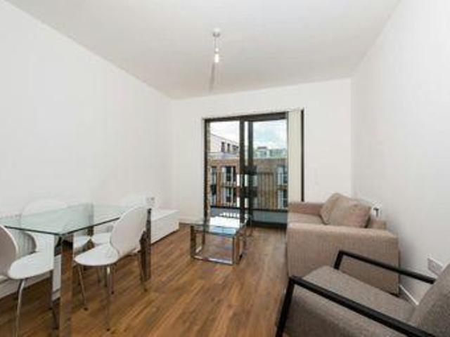 2 Bedrooms Flat for rent in Commercial Road, London E1