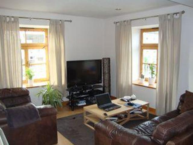 2 Bedrooms Flat for rent in Commercial Street, Leith, Edinburgh EH6