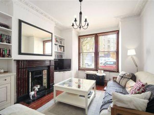 2 Bedrooms Flat for rent in Comyn Road, London SW11