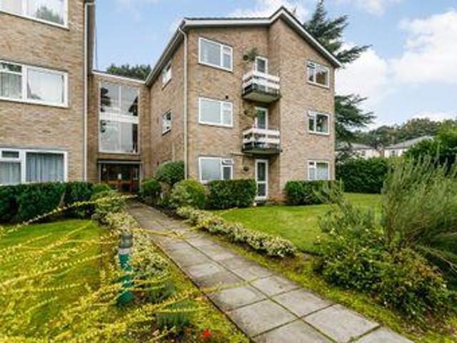 2 Bedrooms Flat for rent in Coniston Court, Weybridge KT13