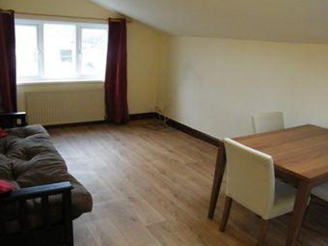 2 Bedrooms Flat for rent in Connaught Road, Roath, Cardiff CF24