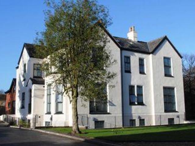 2 Bedrooms Flat for rent in Conyngham Road, Manchester M14