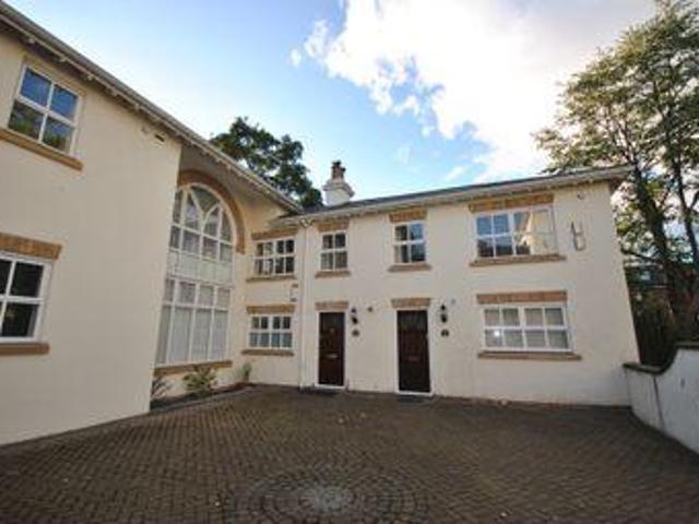 2 Bedrooms Flat for rent in Conyngham Road, Manchester M14