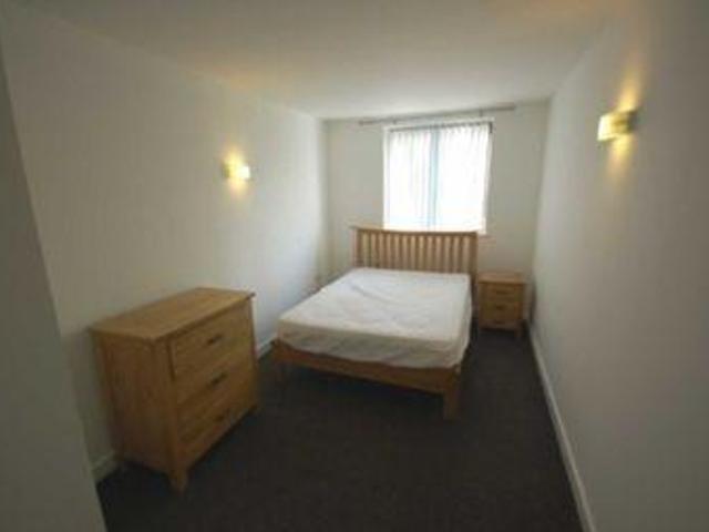 2 Bedrooms Flat for rent in Conyngham Road, Manchester M14