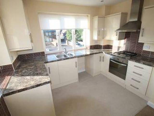 2 Bedrooms Flat for rent in Cooke Street, Bentley, Doncaster DN5
