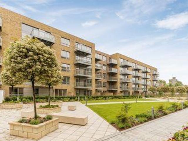 2 Bedrooms Flat for rent in Cooper Court, Smithfield Square, Hornsey N8