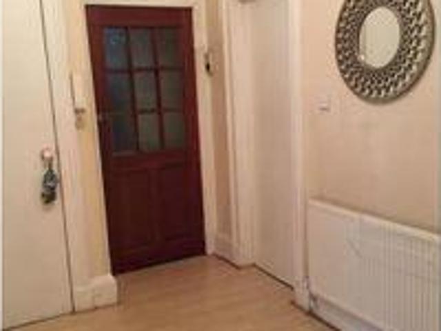 2 Bedrooms Flat for rent in Copland Road, Glasgow G51