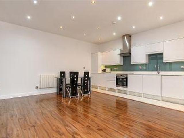 2 Bedrooms Flat for rent in Copperfield Road, Mile End, London E3