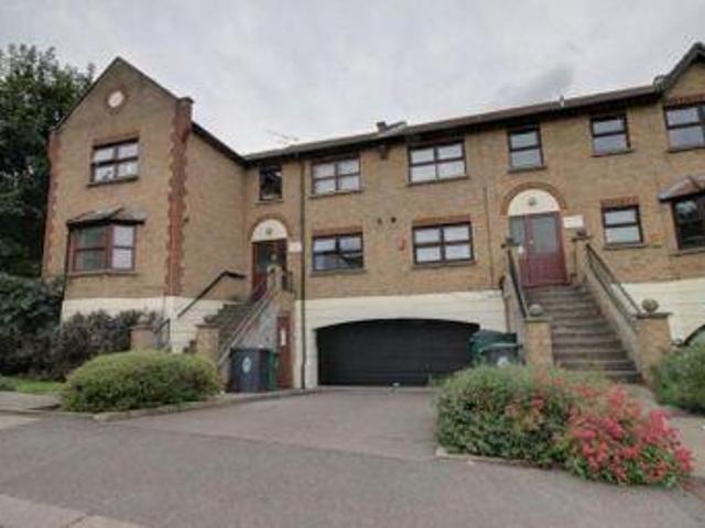 2 Bedrooms Flat for rent in Coppermill Lane, London E17