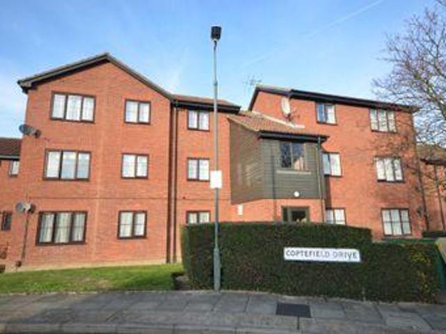 2 Bedrooms Flat for rent in Coptefield Drive, Belvedere DA17