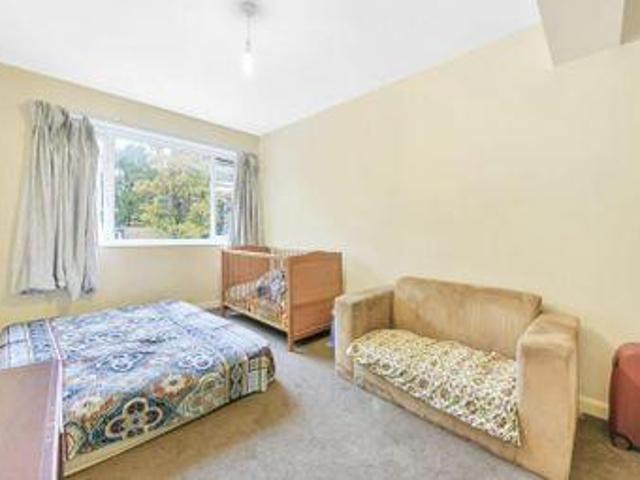 2 Bedrooms Flat for rent in Coronation Court, Surbiton Crescent, Kingston Upon Thames KT1