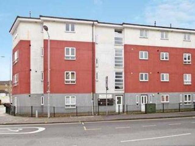 2 Bedrooms Flat for rent in Coronation Court, Surbiton Road, Kingston KT1
