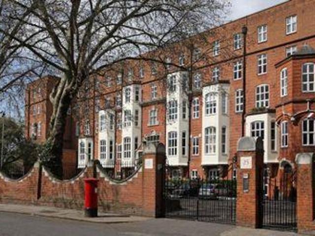 2 Bedrooms Flat for rent in Cormont Road, London SE5