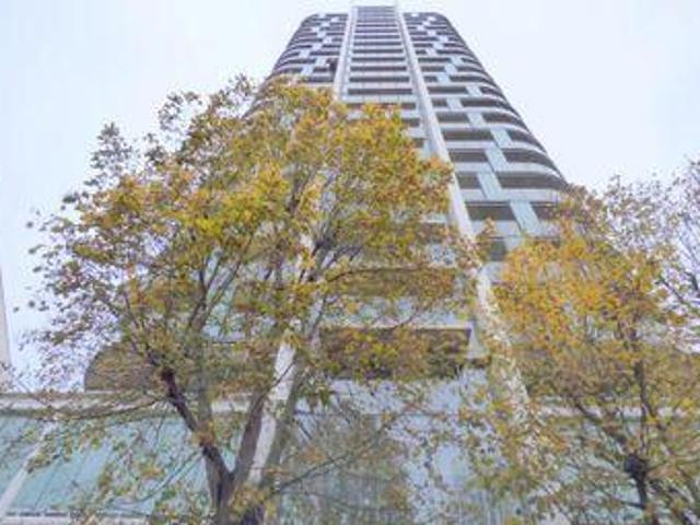 2 Bedrooms Flat for rent in Cornmill Lane, London SE13