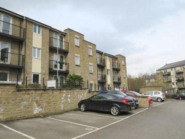 2 Bedrooms Flat for rent in Cornmill View, Horsforth, Leeds LS18