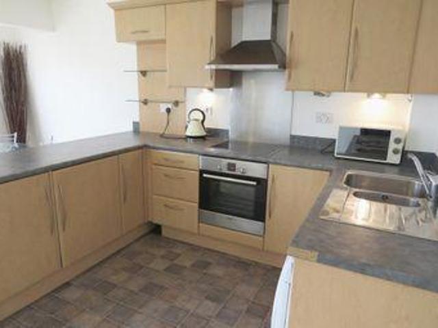 2 Bedrooms Flat for rent in Cornmill View, Horsforth, Leeds LS18
