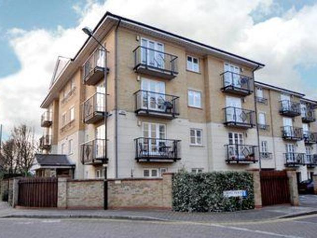 2 Bedrooms Flat for rent in Corney Reach Way, London W4