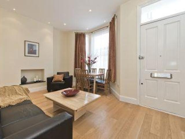 2 Bedrooms Flat for rent in Cornwall Crescent, London W11