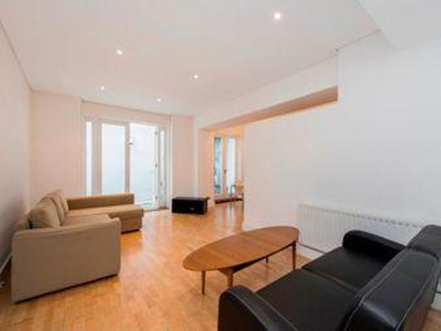 2 Bedrooms Flat for rent in Cornwall Gardens, London SW7
